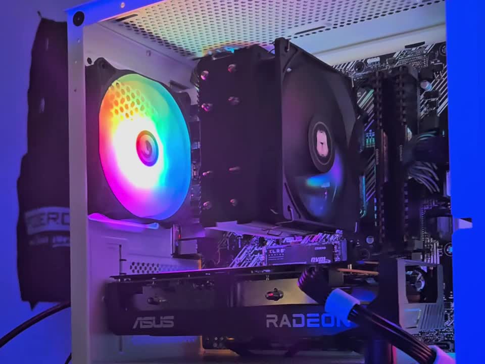 Watch Montaggio PC Gaming Totem | Streamable