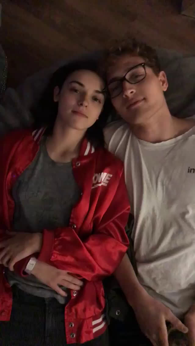 Watch alexisgzall_17_2_2018_1_34_8_61 | Streamable