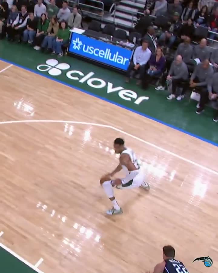 Watch Cole Anthony blocks Giannis | Streamable