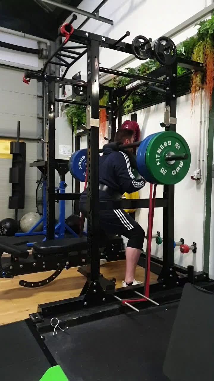13-03-2022 120kg banded speed box squat set 2