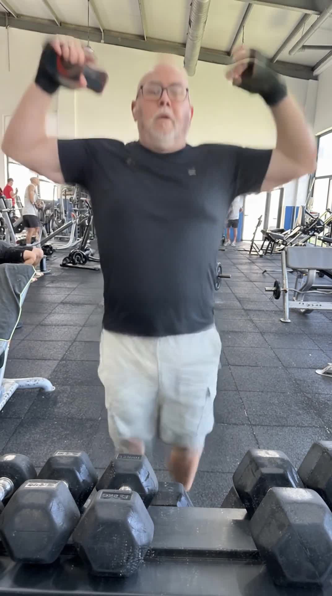 Watch Hai la sala! | Streamable