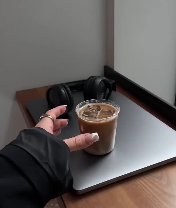 Watch fashion dark aesthetic videos by socialstocks.co dynamic_01 ...