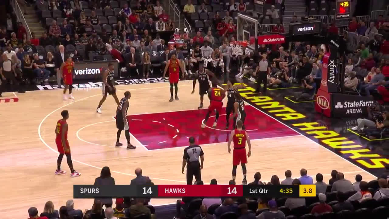[Highlight] Trae Young with a CRAZY pass to a Bruno Fernando dunk