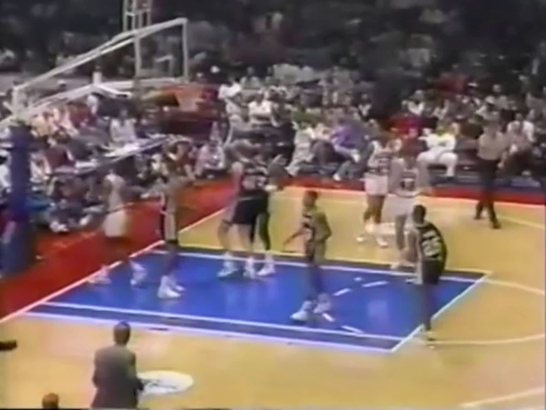 Gminski jump hook and one vs Spurs