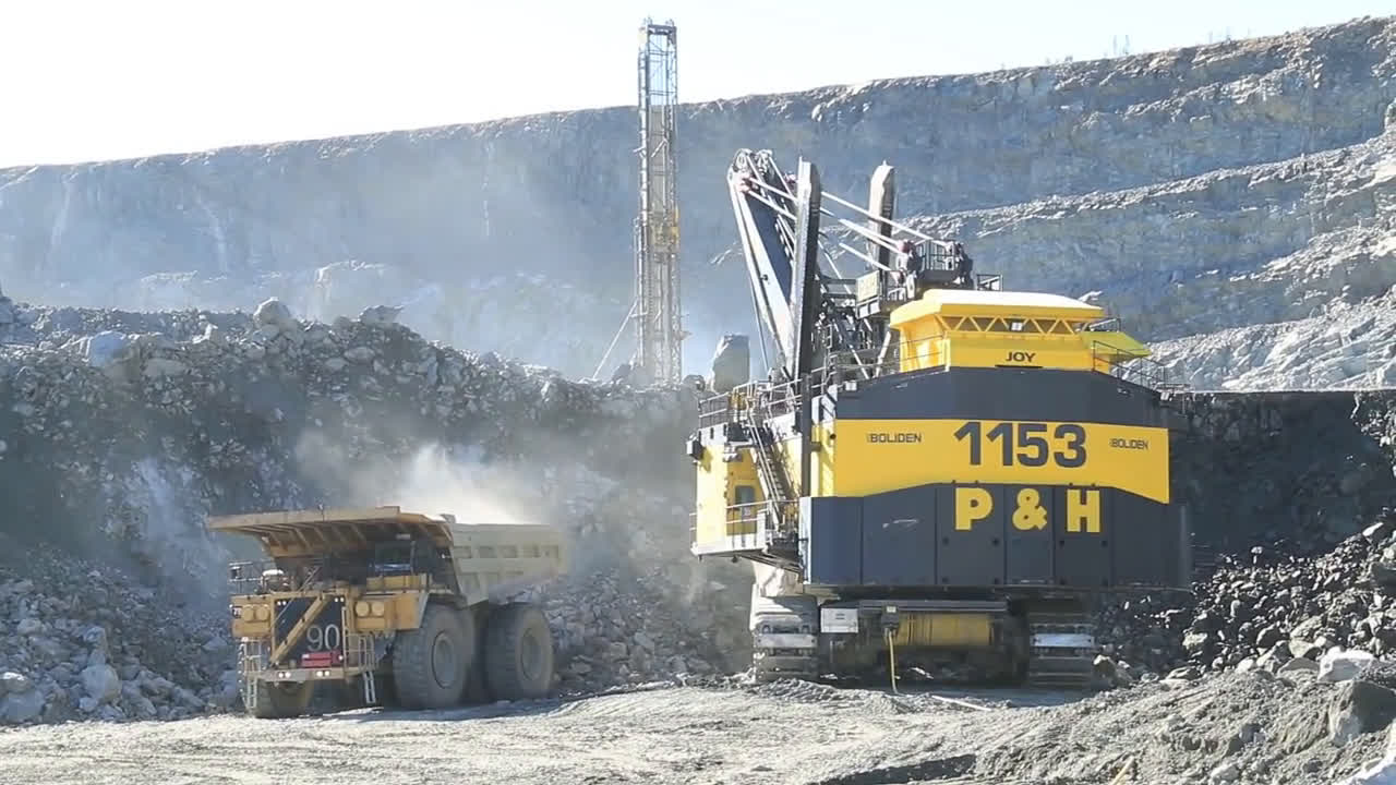 Watch 55-P&H 4100XPC loading Caterpillar CAT 793 | Streamable