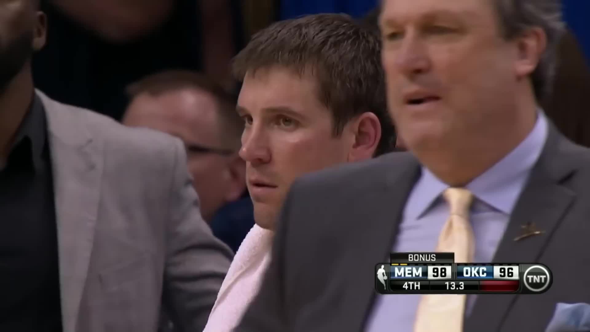 Watch Kevin Durant's insane 4-point play late in Game 2 of the 2014 WCR1 against Memphis ...