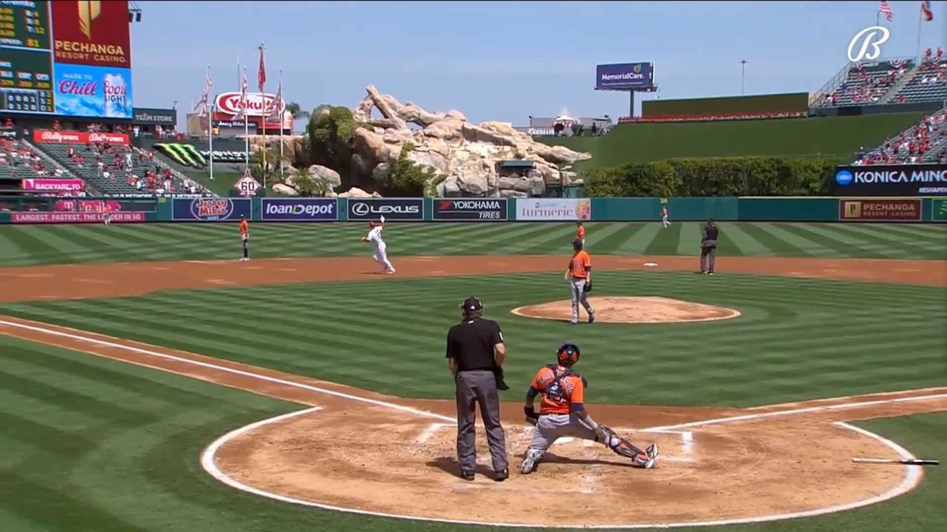 Ohtani waves a homer goodbye