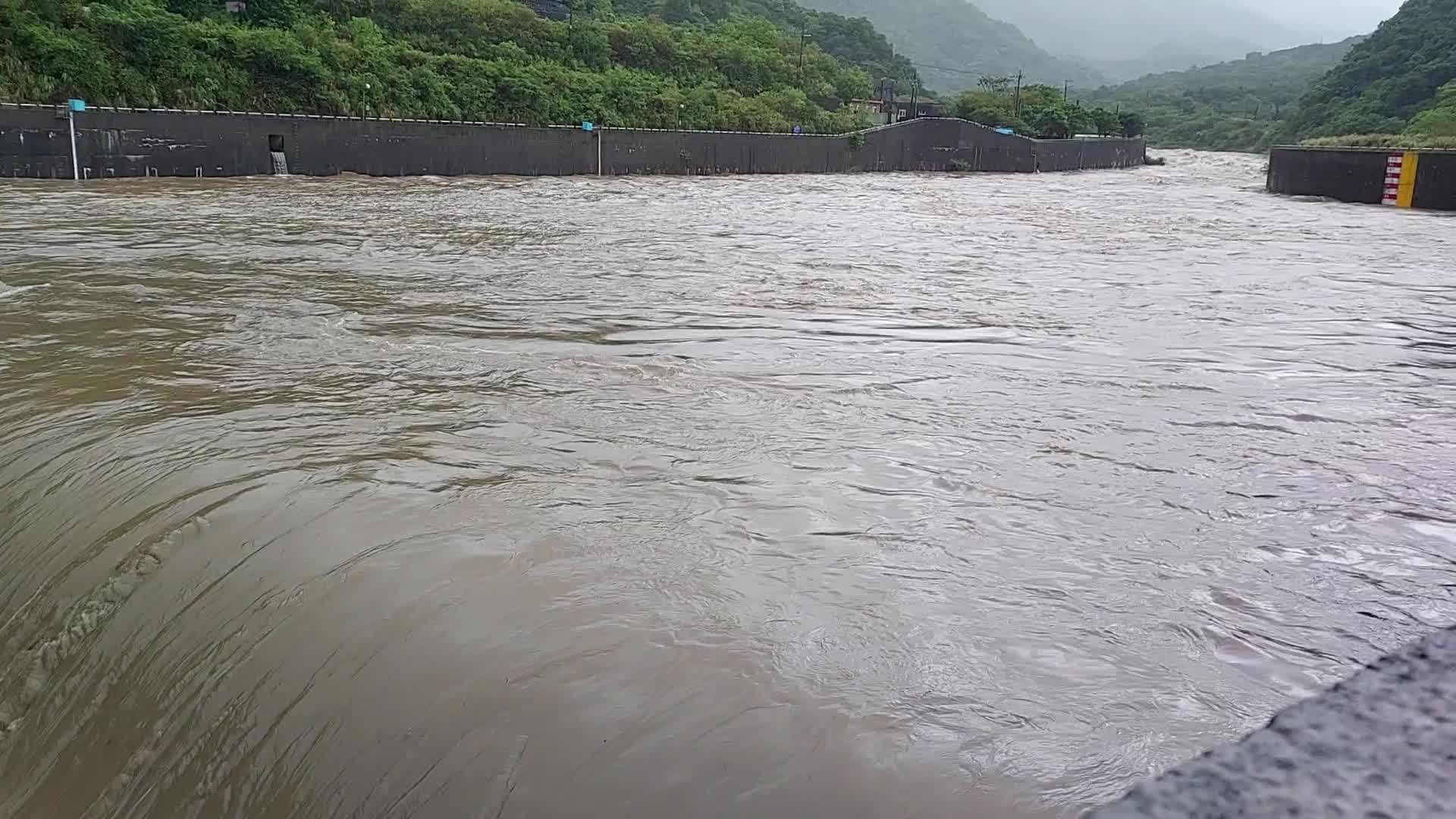 Watch 員山子側面 | Streamable