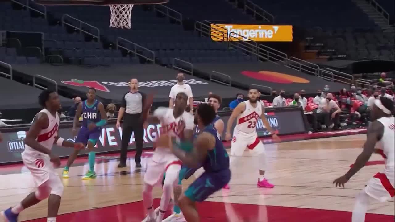 Watch [Highlight] The "back-scratcher" dunk is one of the most aesthetically pleasing dunks ...