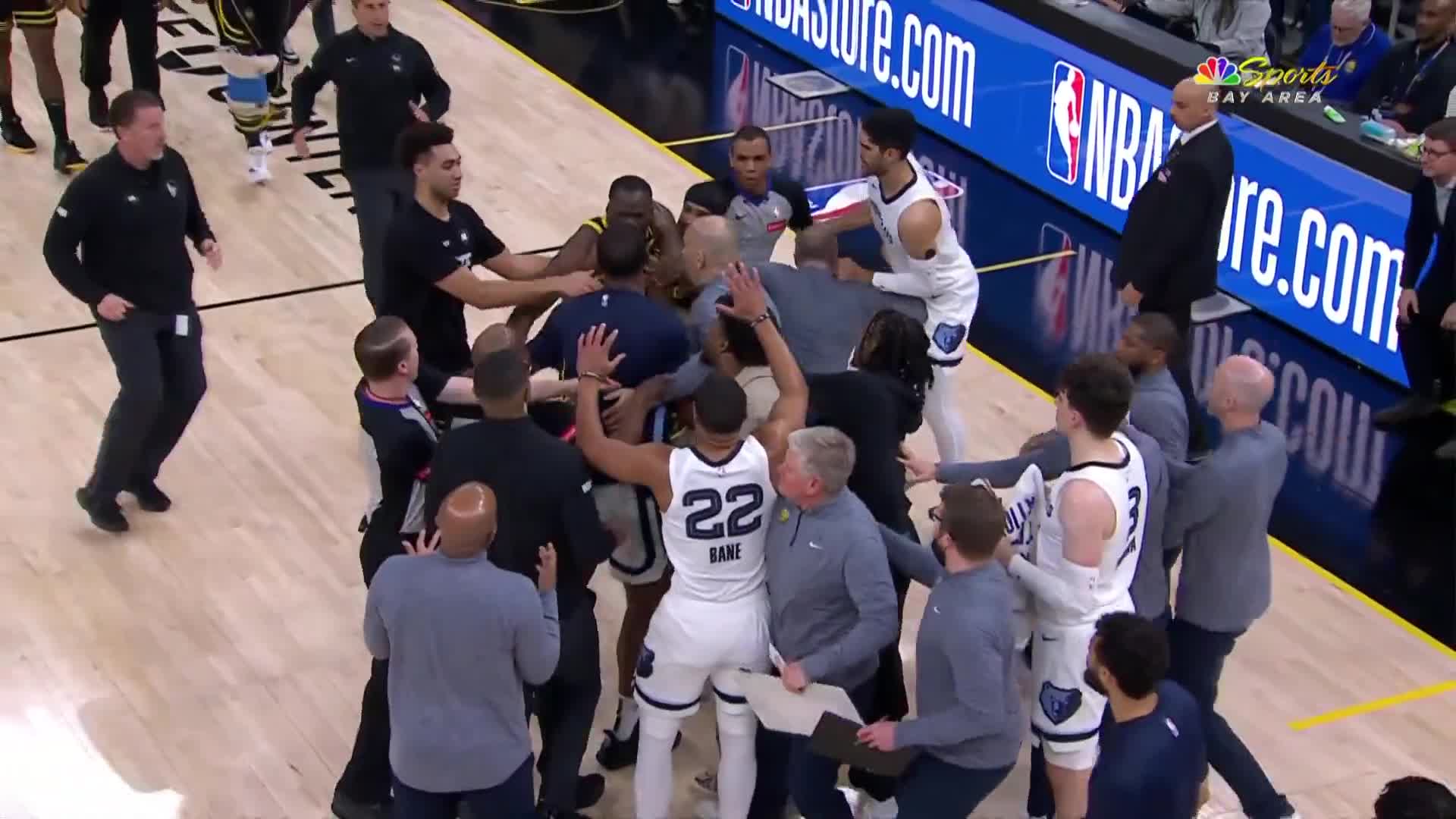 Watch Warriors on NBCS - BENCHES CLEAR AFTER DRAYMOND AND SANTI ALDAMA GET INTO IT 👀 | Streamable
