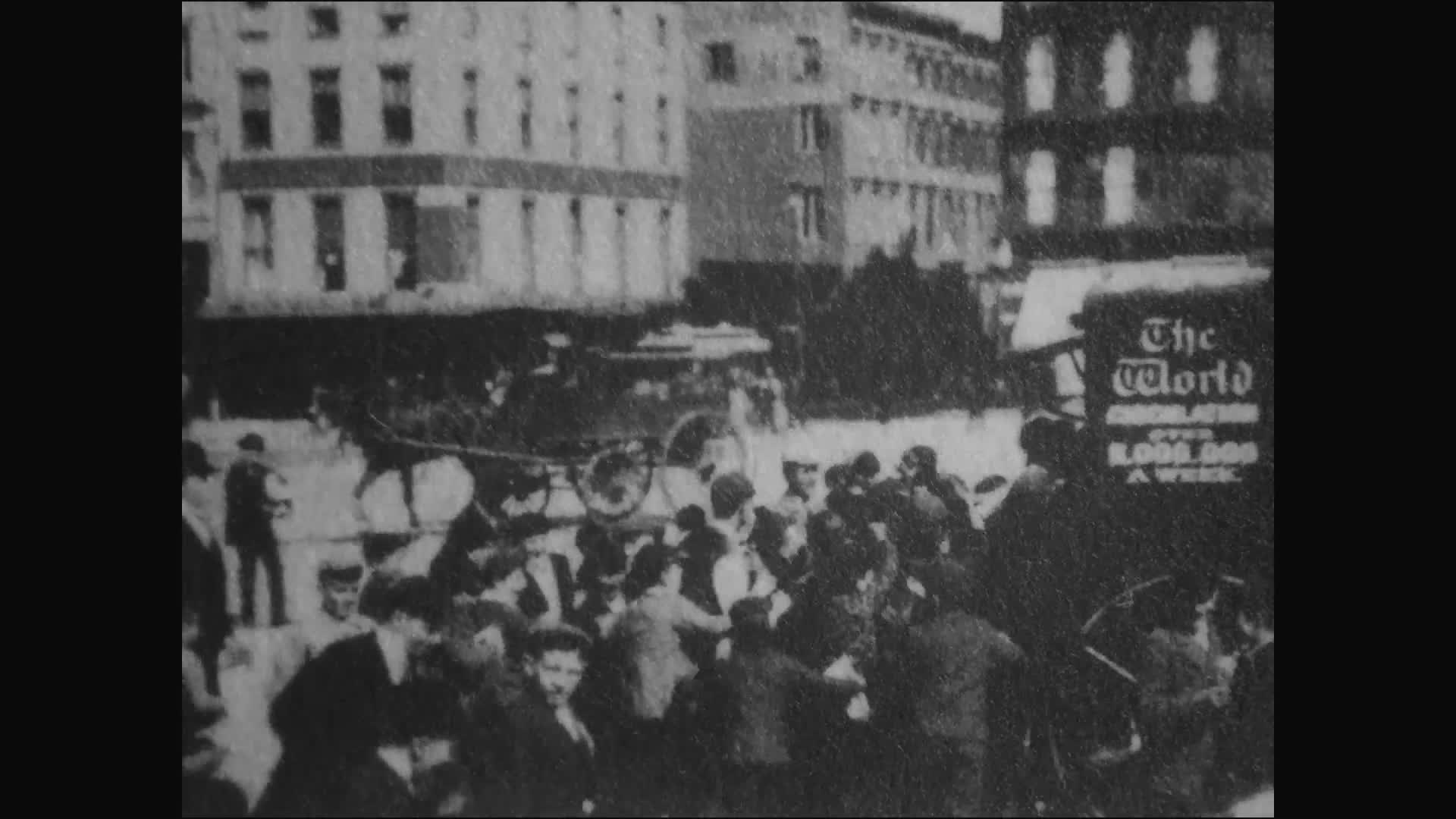Public Freakout: Newsies fighting for papers - 1899