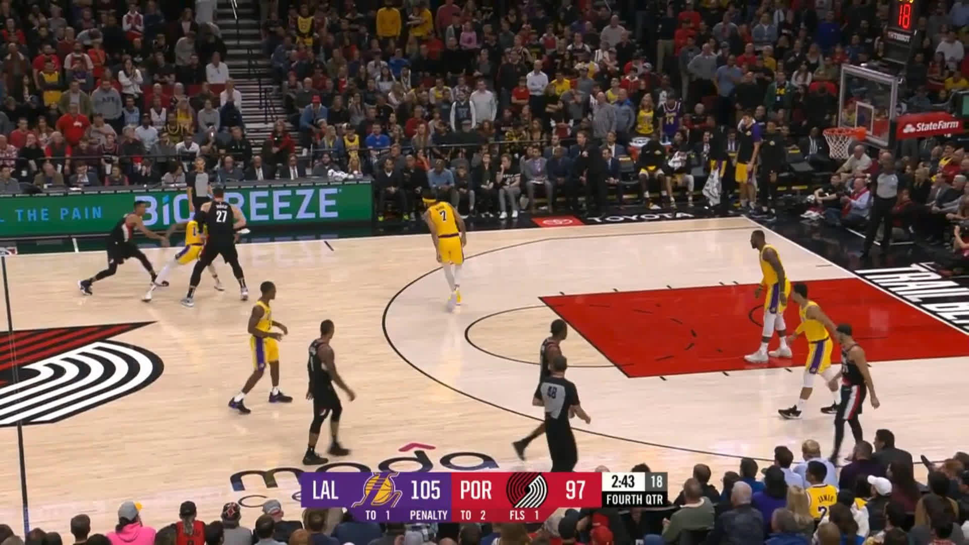En el 'clutch' la defensa de LeBron tampoco se lució