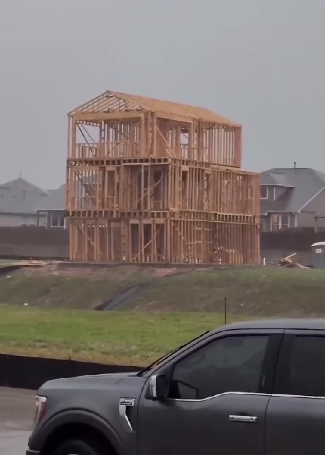 Watch rapidsave.com_under_construction_home_collapsed_during_a_storm ...