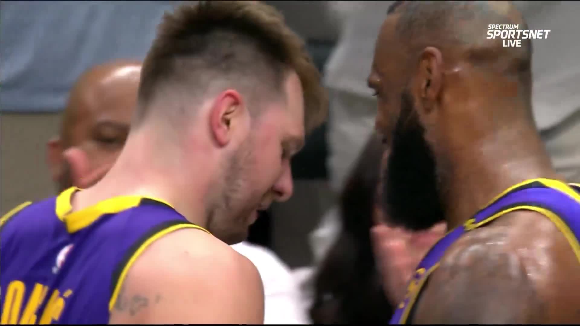 Watch Luka's up to 45 points and the Mavs crowd shows him love | Streamable