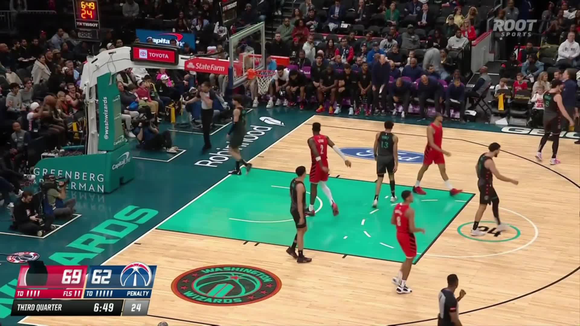 Watch DA with a wicked spin and bucket through the foul, then the dunk | Streamable