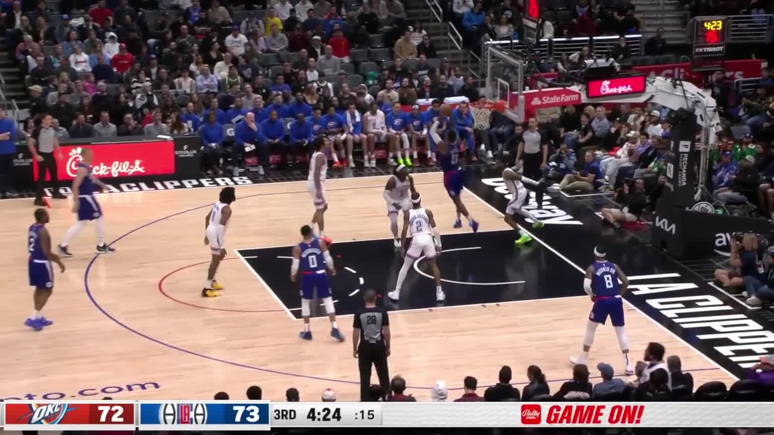 Watch Paul George with the 360 dunk + replay | Streamable