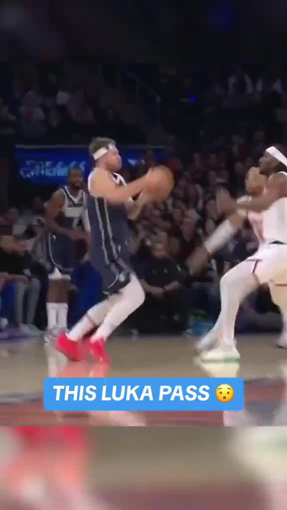 Another day, another UNBELIEVABLE Luka Doncic pass 😱 #shorts