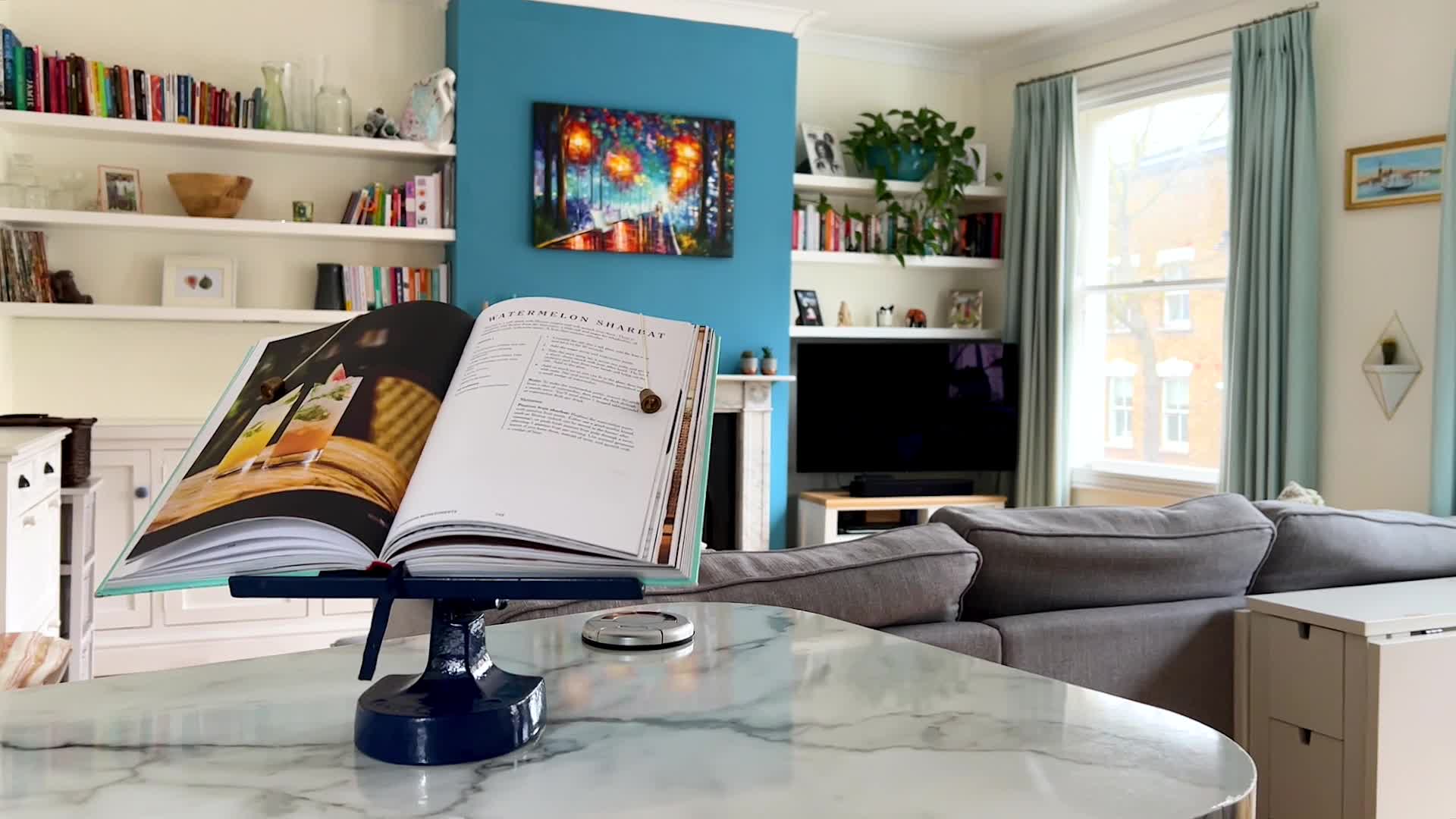 110120239_WWHB_FF Flat 109 Highbury Park _N5 1UB_Cinematic (1)