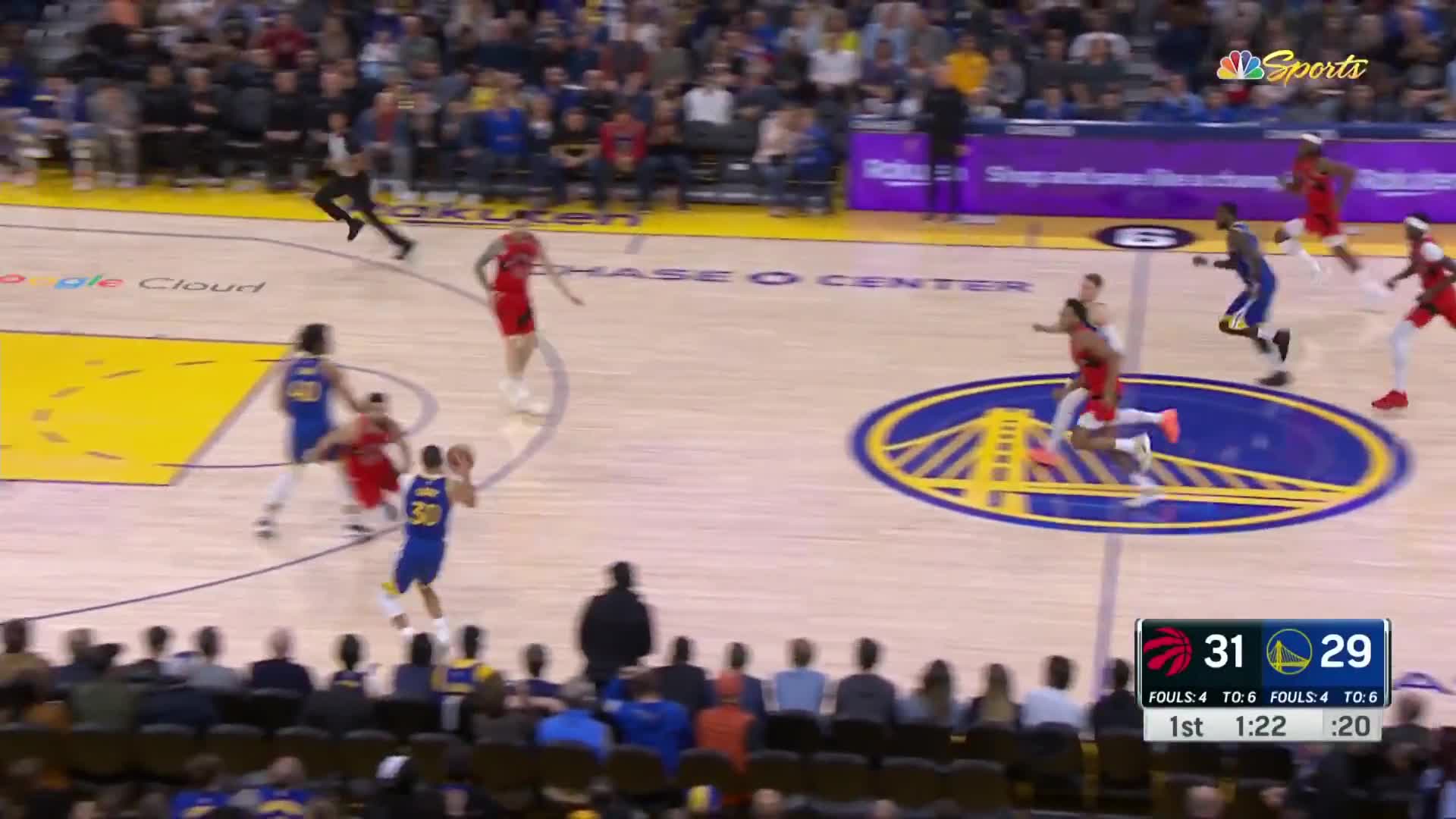 [Highlight] Steph doing it all as he finishes with an easy layup!