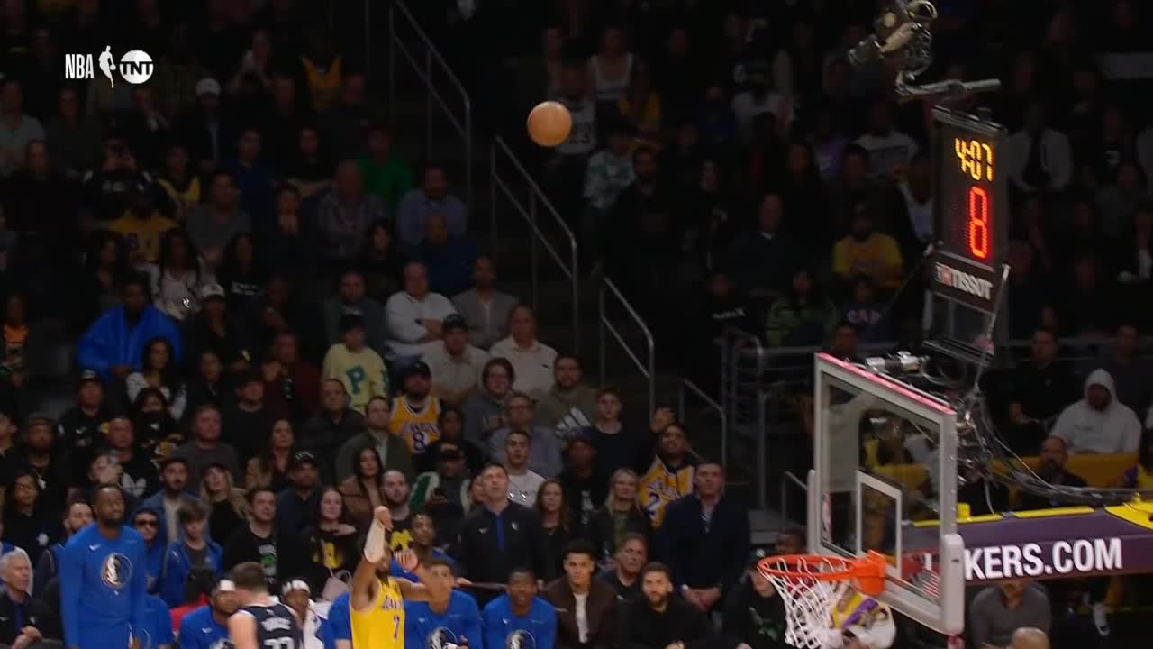 LeBron is gettin upset!