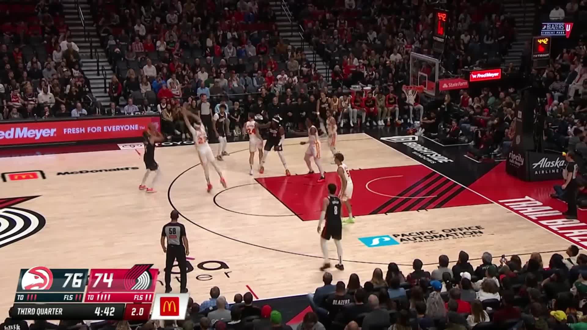 Watch Banton with an insane bailout double clutch three | Streamable