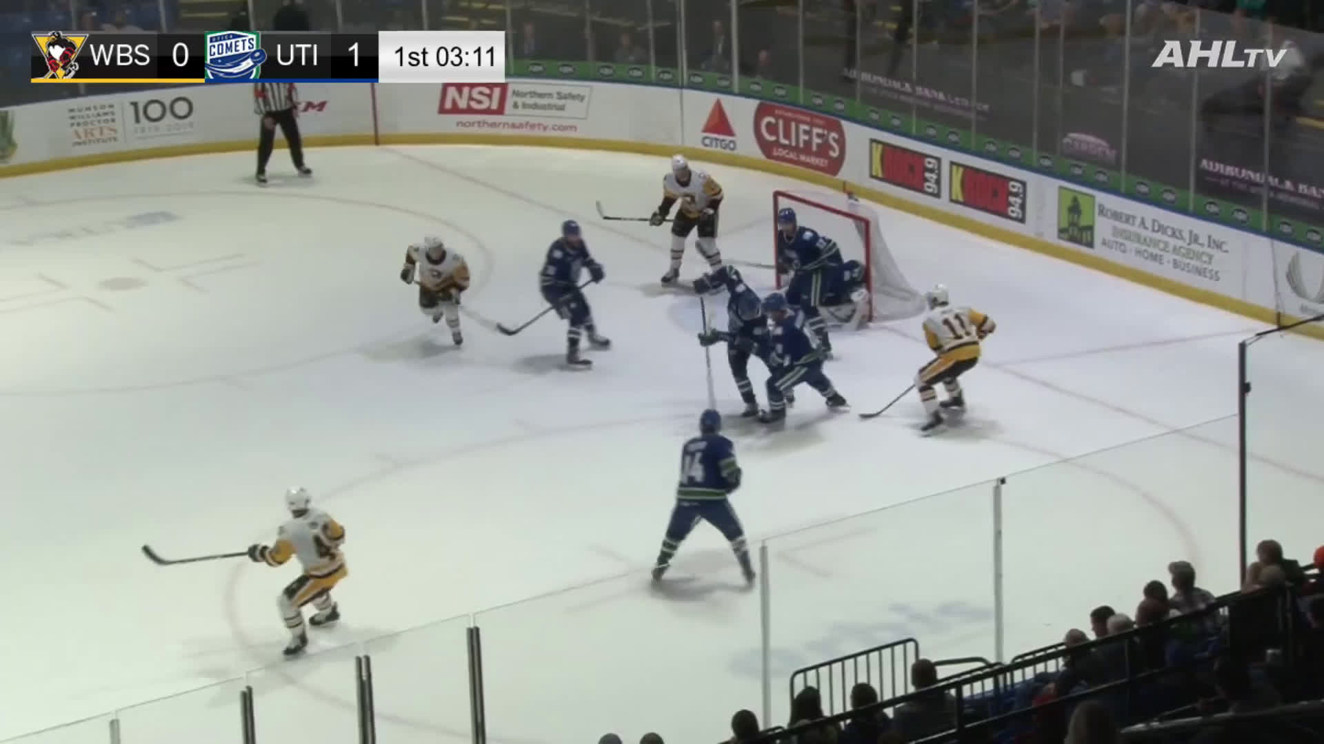 G12 - Penguins 800th point blank shot