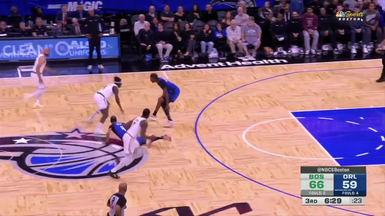 Danielle Hobeika - Another crazy sequence for the Celtics: Jaylen Brown with the two handed slam ...