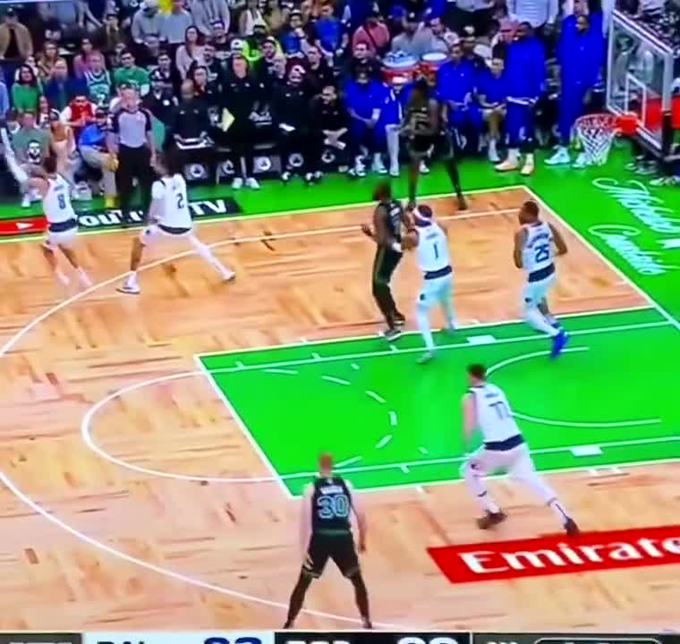 Watch Banner18 - @kyriemavs Luka's defense | Streamable