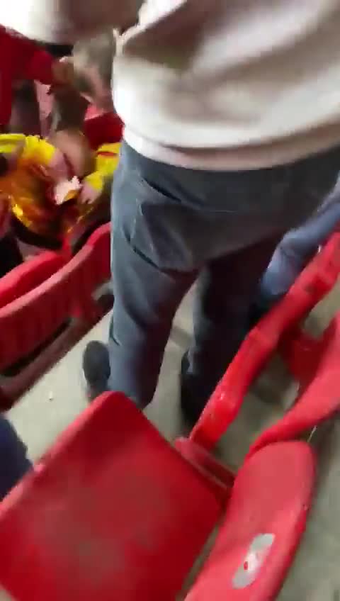 Watch 001 - 1596928618227470337 | Streamable