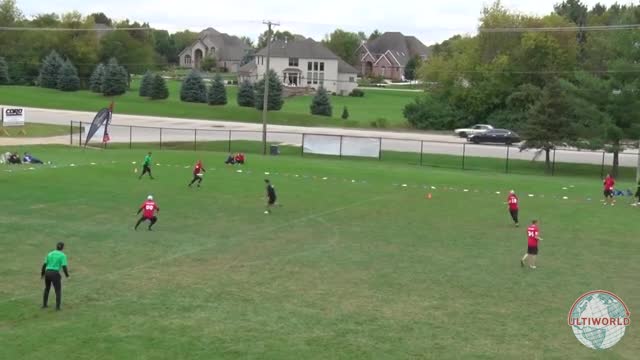 Watch Identifying Opportunities to Lay Out on Defense gif 1 | Streamable