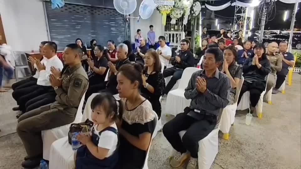 Watch d7d70b45-98cf-4d7e-90fb-bf784fb664ef | Streamable