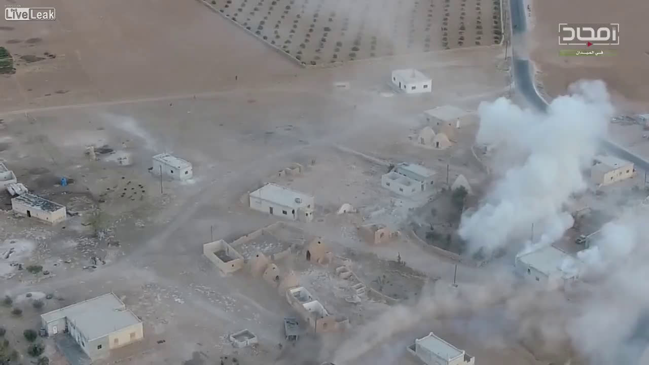 LiveLeak-dot-com-375_1508270687-lDDpvnoKOK1HhKpp_1508270697.mp4.h264_720p