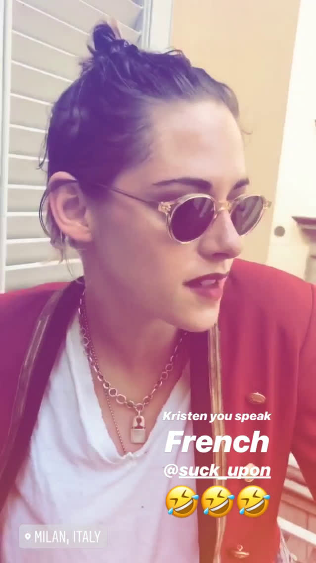 kristen speaking french