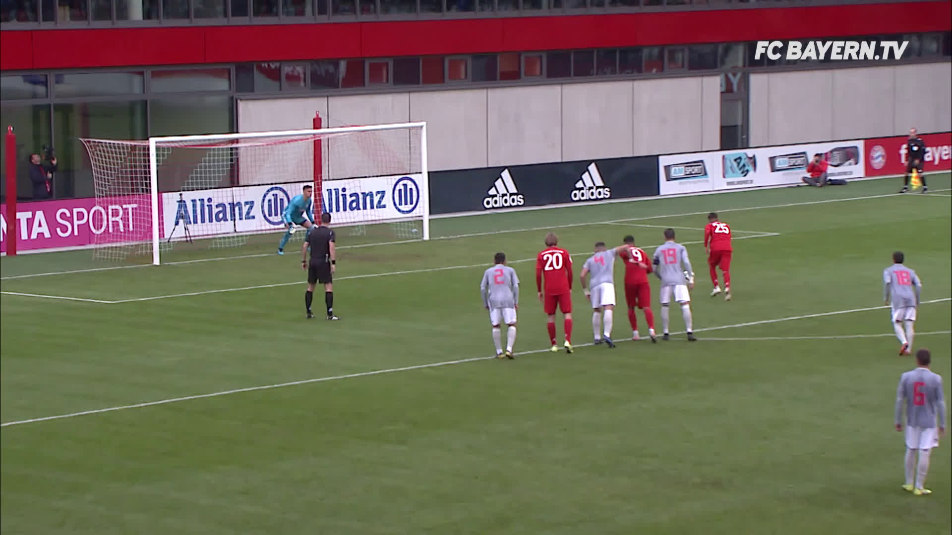 Highlights - Bayern München U19 6-0 Olympiacos U19