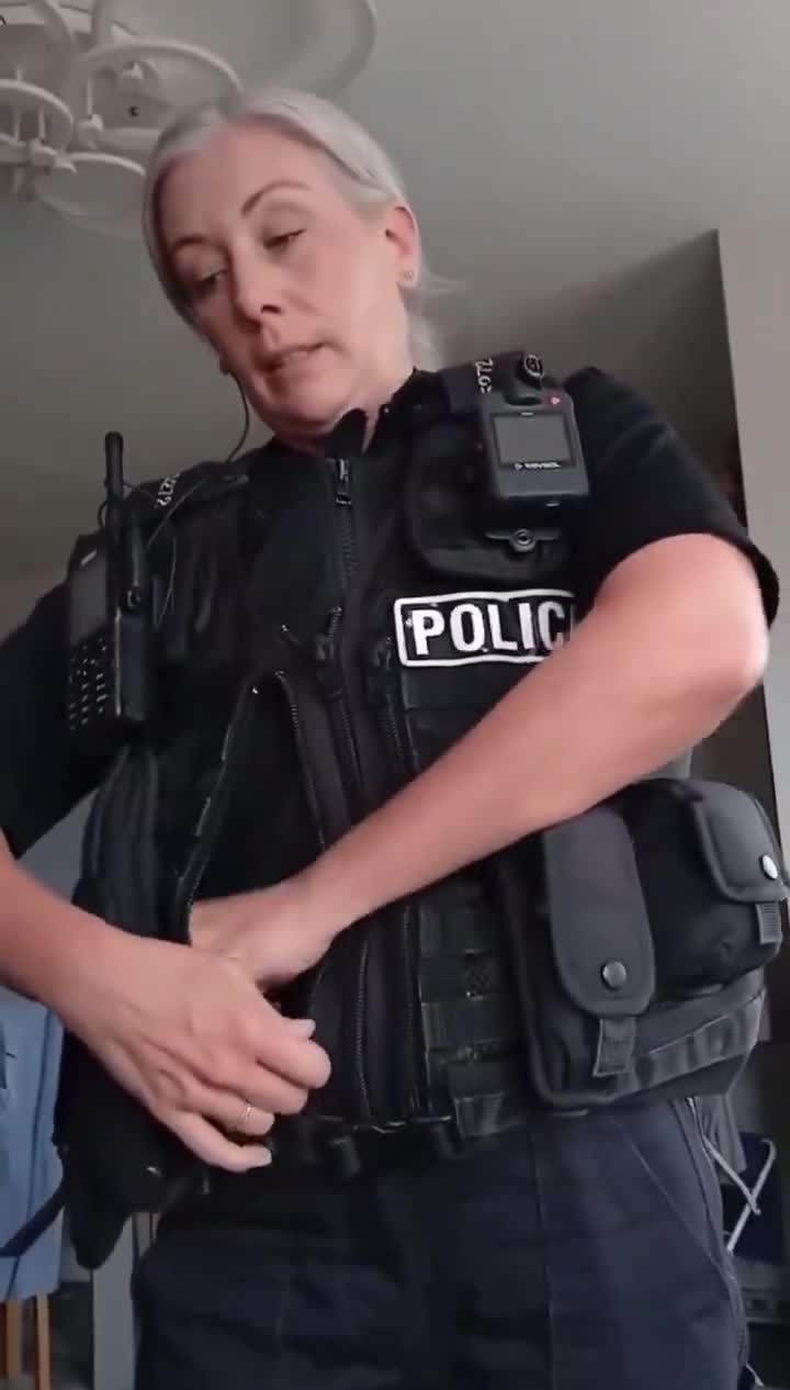 Watch The Vigilant Fox 🦊 - British Police: You've Made Some "Offensive" Comments on Facebook ...