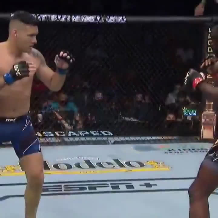 Weidman suffers devastating broken leg in MMA fight at UFC 261