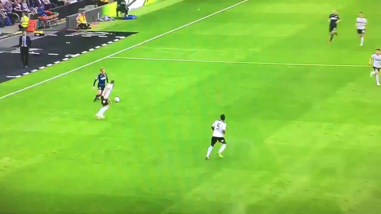 Mateusz Klich vs Derby