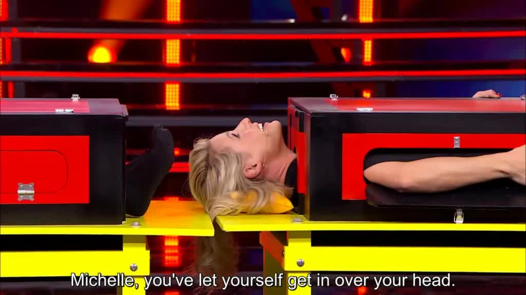 Sawing Michelle Hunziker in Half, Part 2 - Mago Forest & Katia Follesa ...