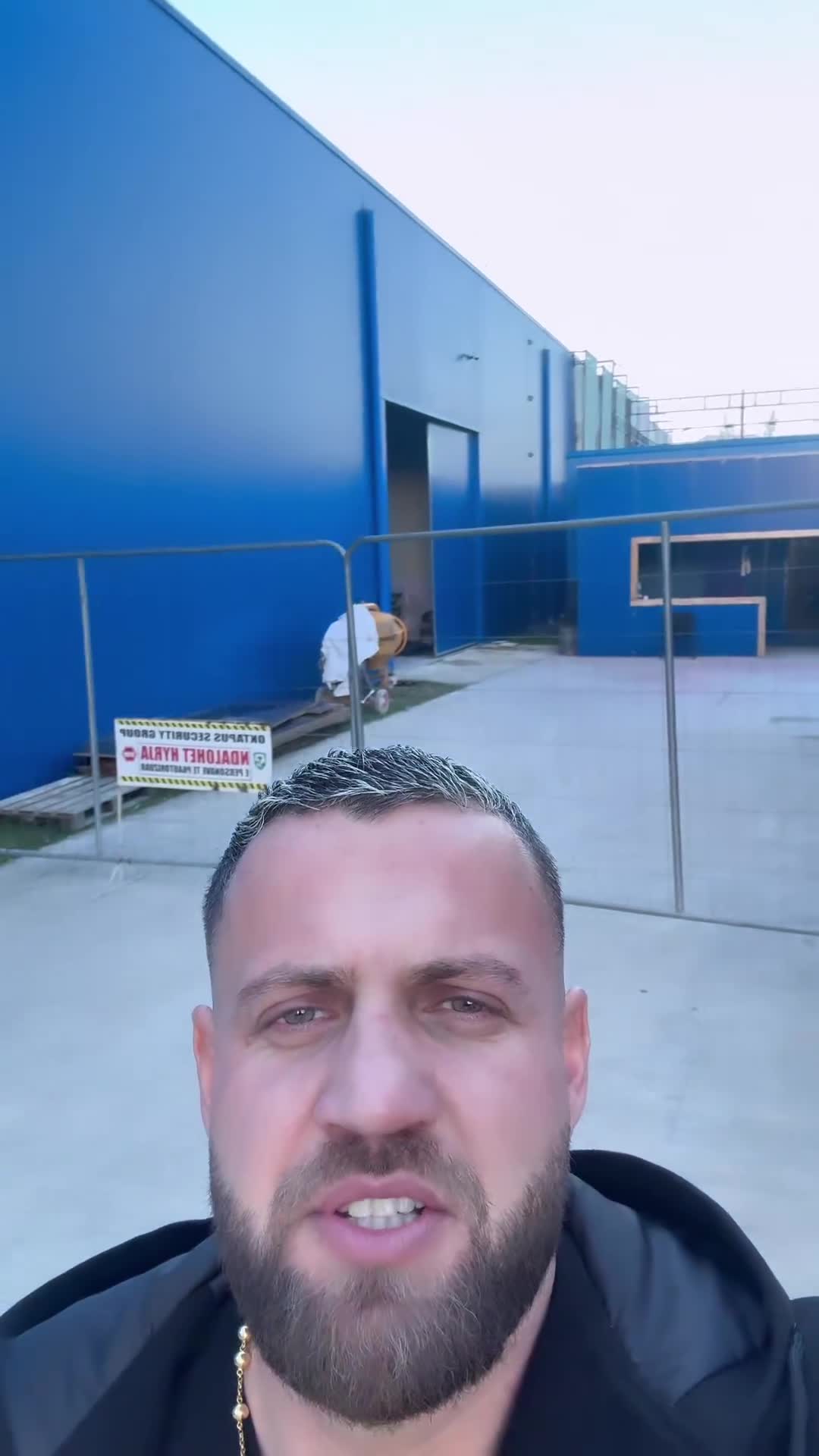 Çfarë Po Bën Luizi Tek Shtëpia E Bbv”