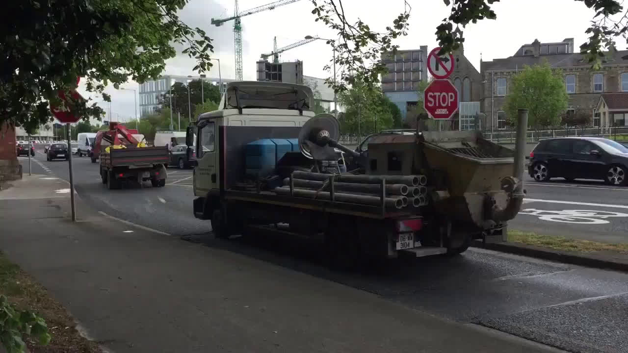 Drivers ignoring stop sign