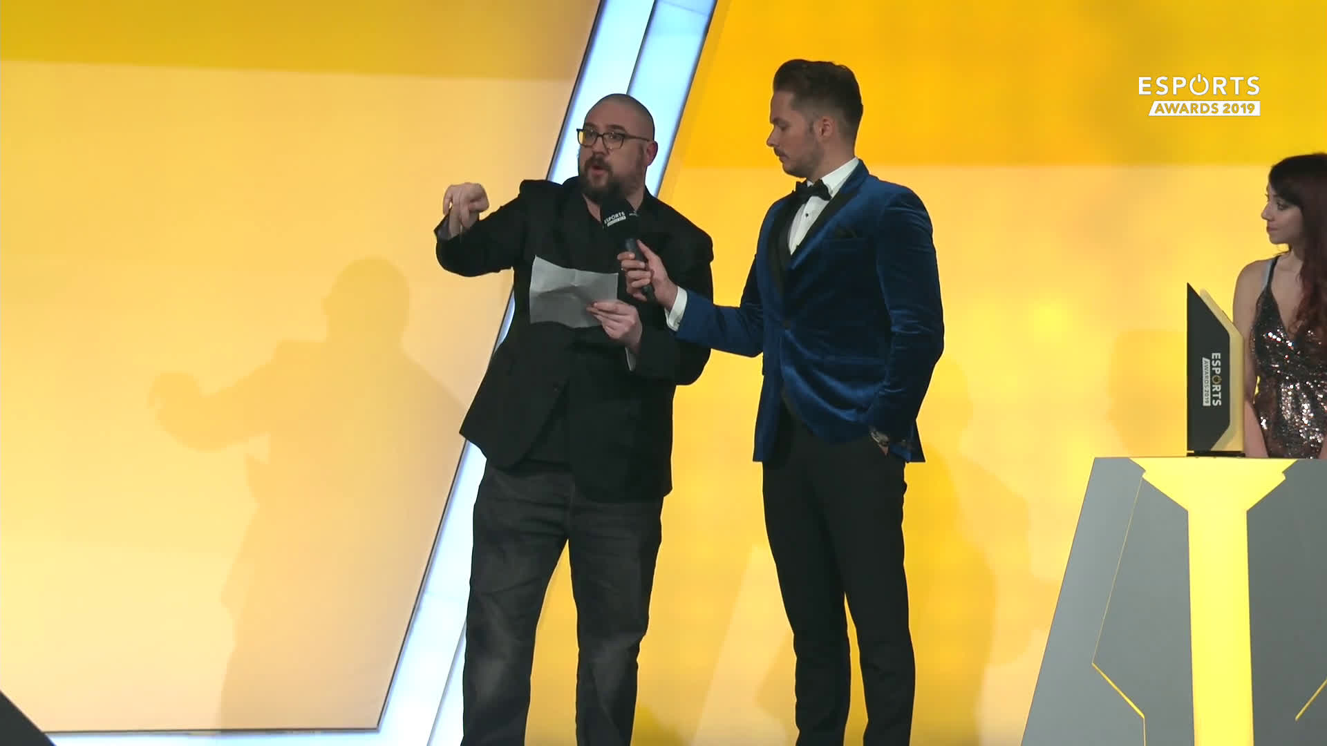 Richard Lewis calls out Polygon, Waypoint and Kotaku live on stage as ...