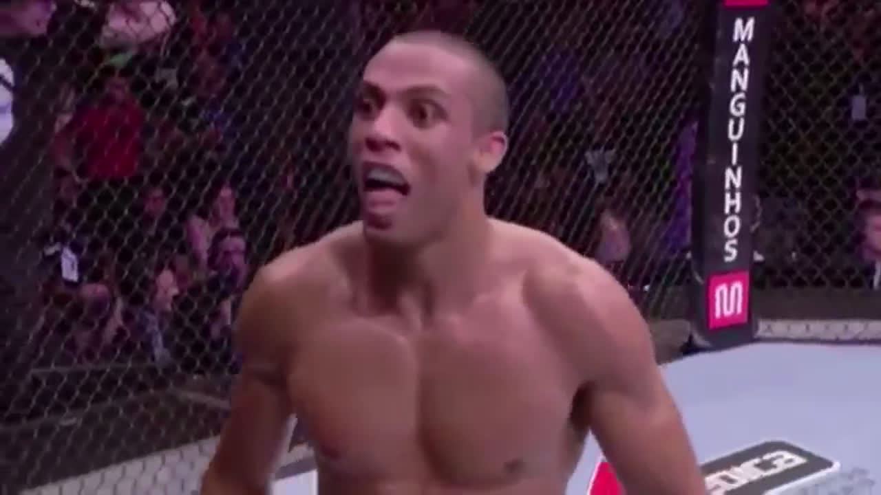 Edson Barboza’s spinning wheel kick KO of Terry Etim | UFC 142