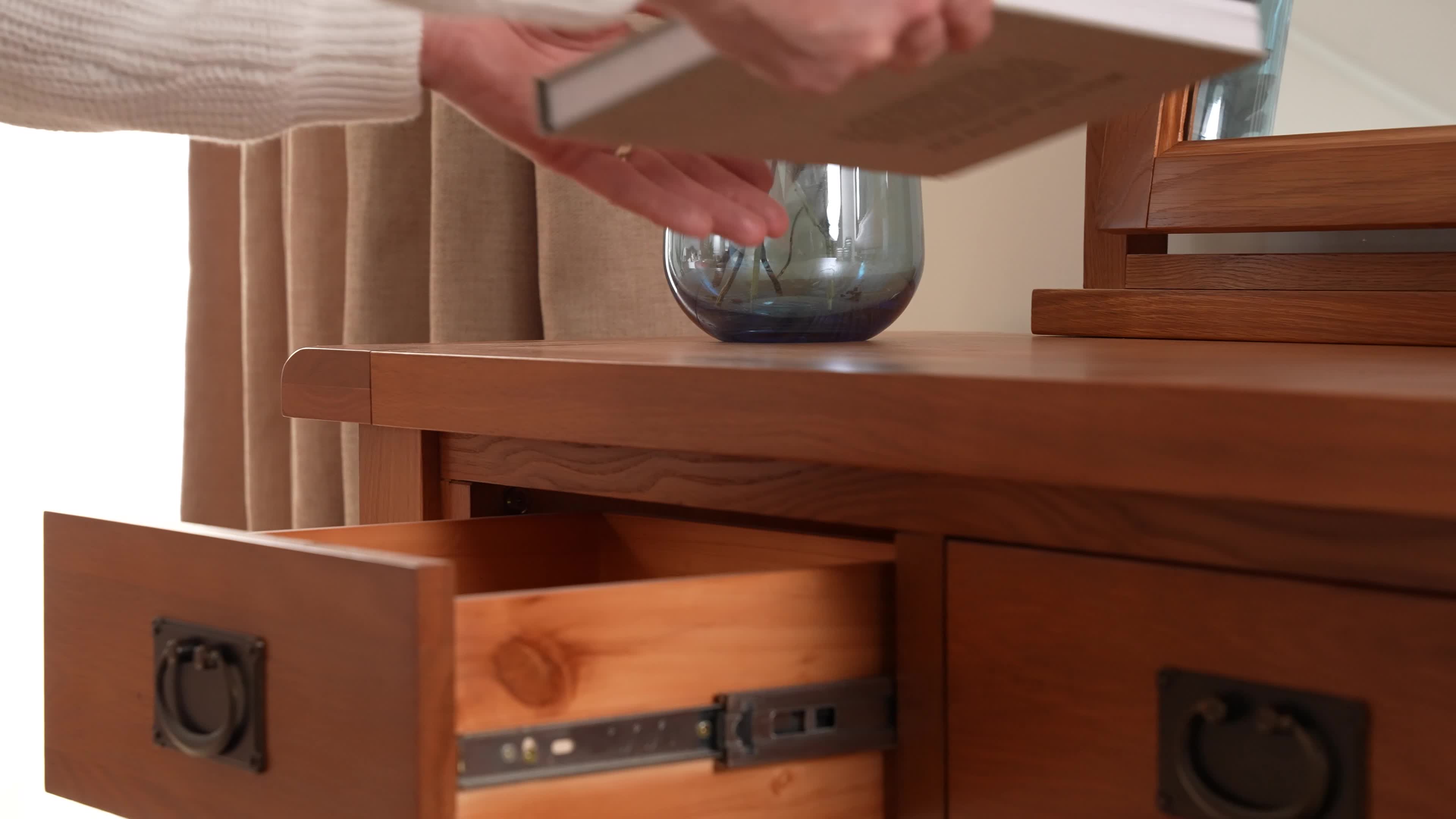Watch Kingston-Oak-Dressing-Table | Streamable