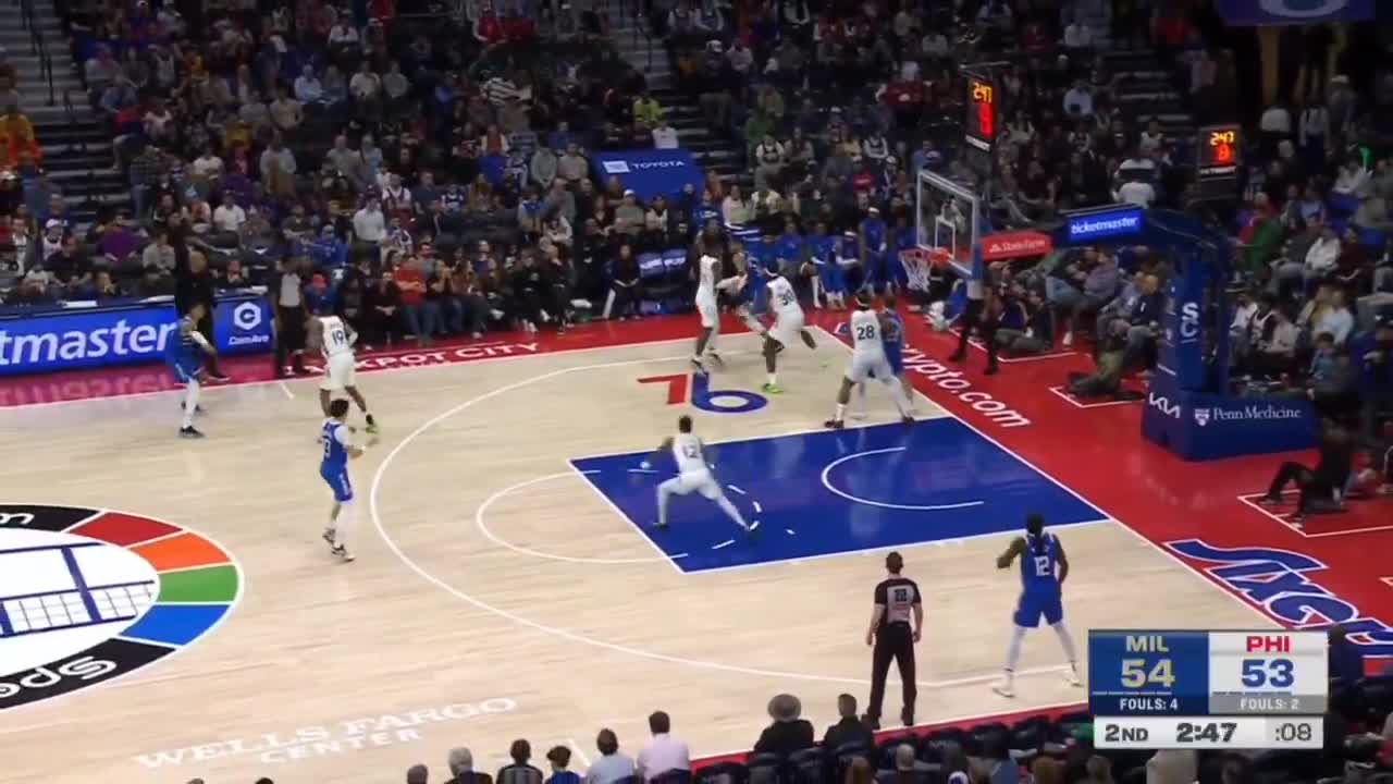 Watch [Highlight] Giannis rips an insane cross-court bullet pass to Prince | Streamable