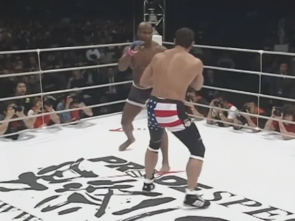Gary Goodridge KO's Don Frye with a Headkick in PRIDE