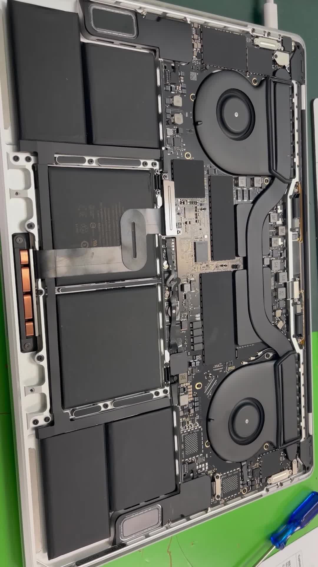 Macbook Pro 2018 15 " A1990