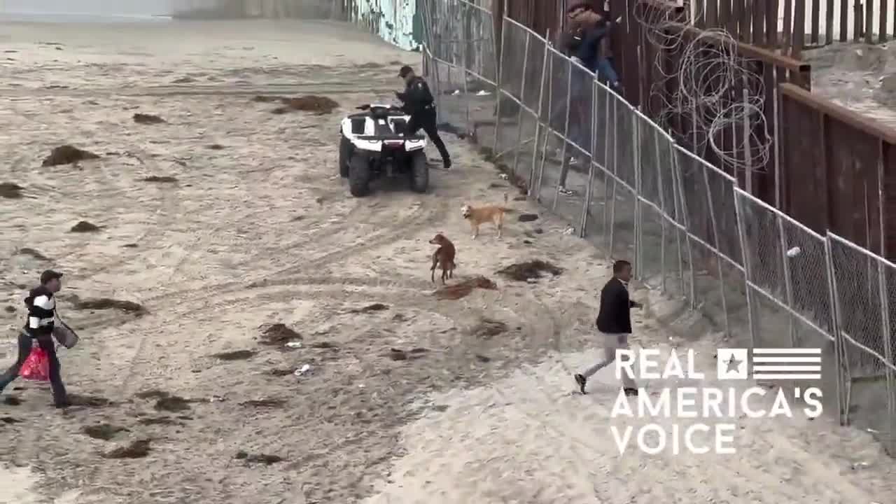 Watch 🌶️ To prevent migrants from entering Texas. | Streamable