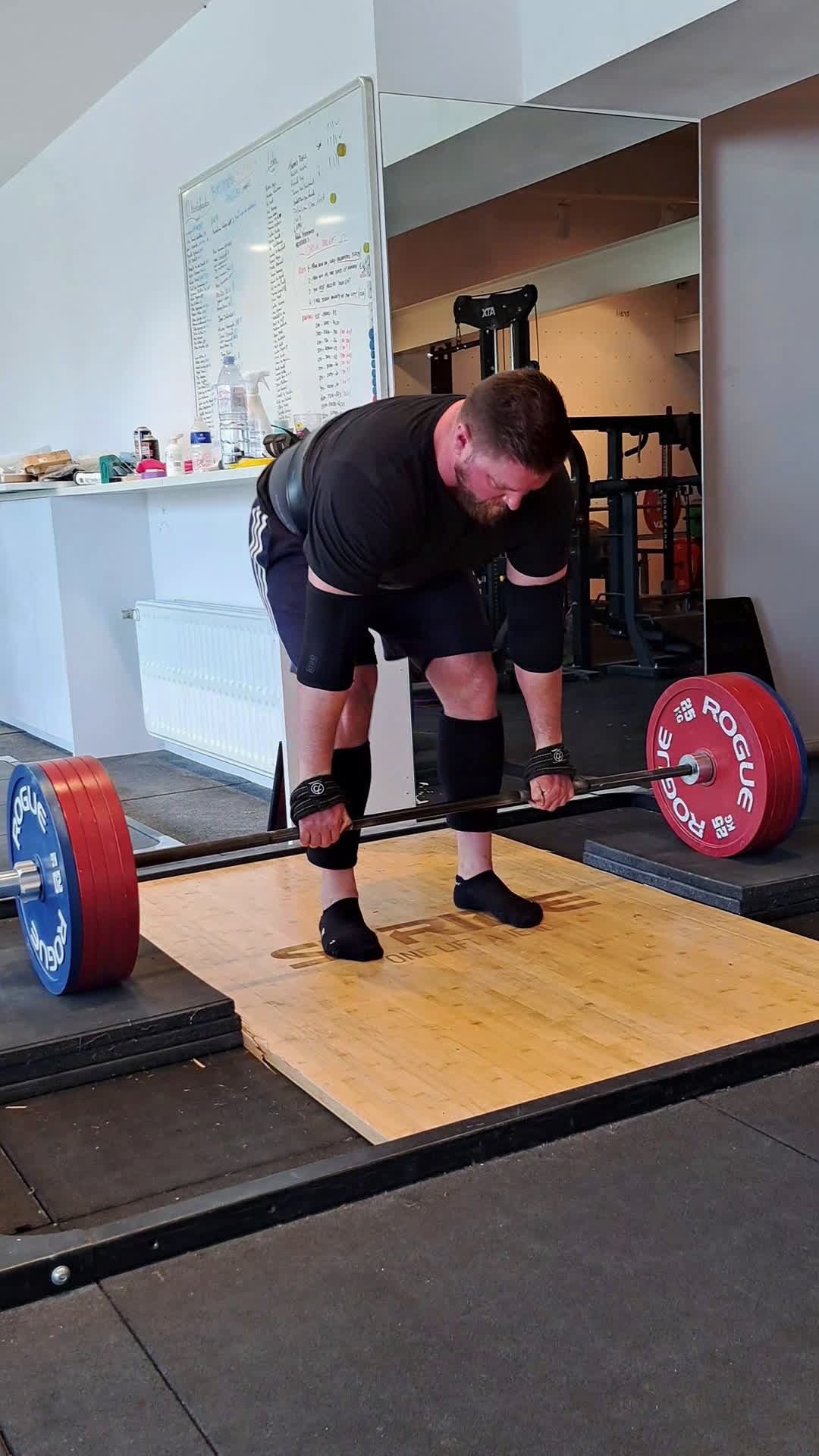 15-04-2023 260kg block deadlift set 2