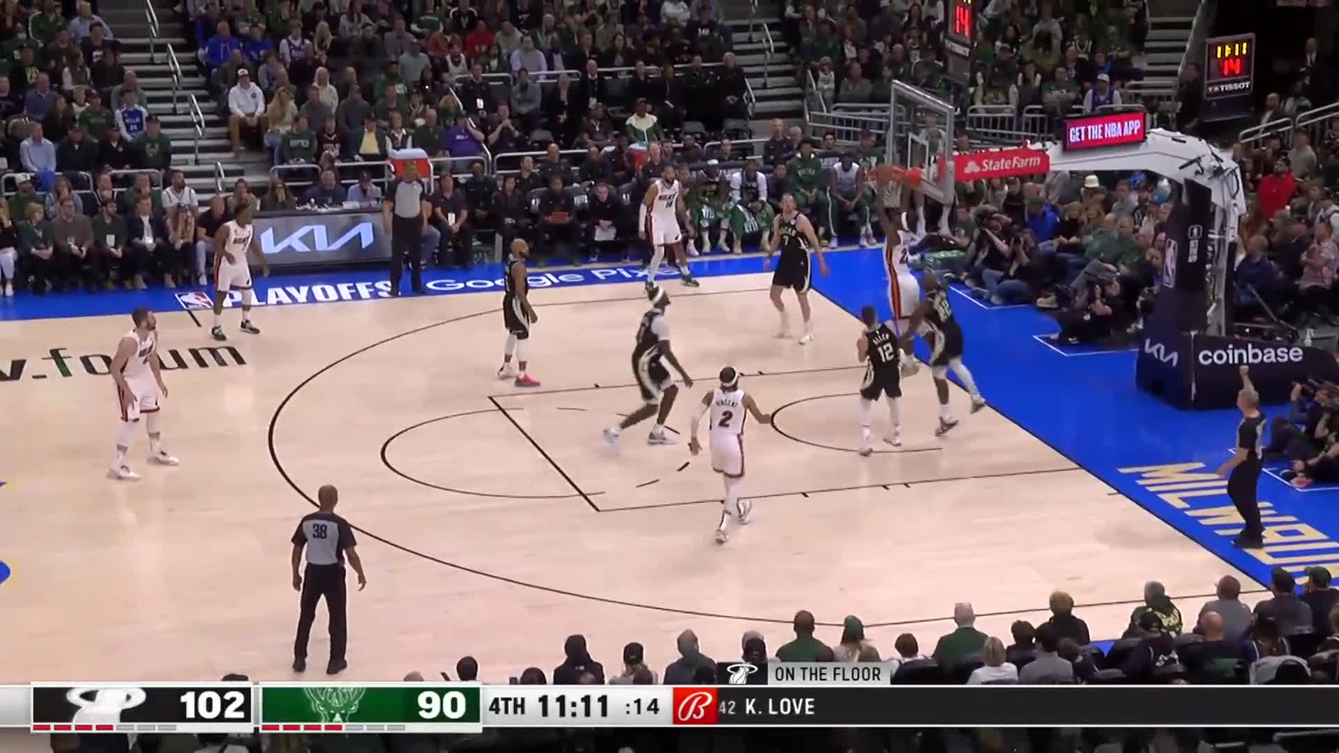 [Highlight] Jimmy Butler and Gabe Vincent execute the beautiful give ...
