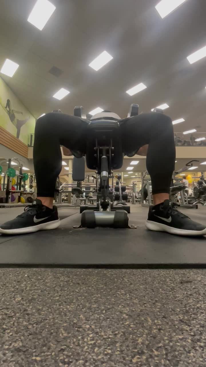 Incline dumbbell bench 50lbs x 10